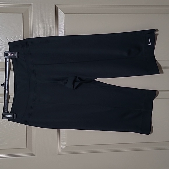 Nike | Pants & Jumpsuits | Nike Dry Fit Capri Pants Athletic Wear Size Small | Poshmark